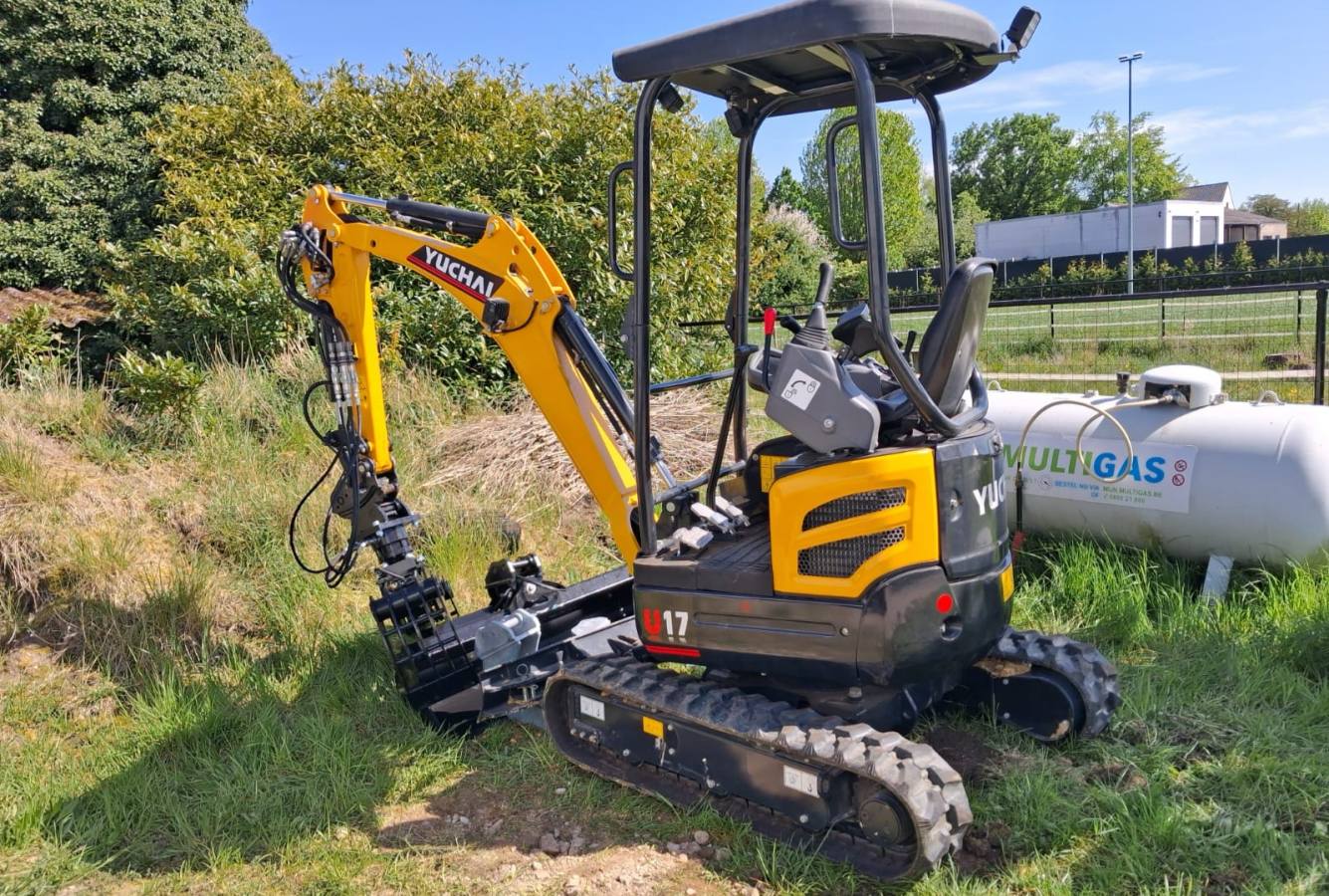 Compact Construction Equipment Technology Evolution: Hydraulic ...